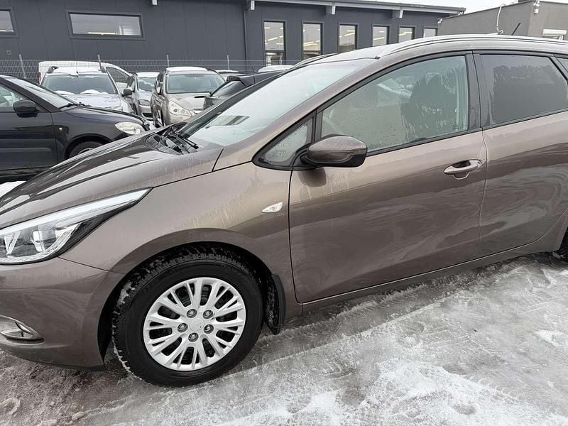 Gebraucht 2014 Kia Ceed Sportswagon 99 PS Kombi – 4614 marchtrenk ...