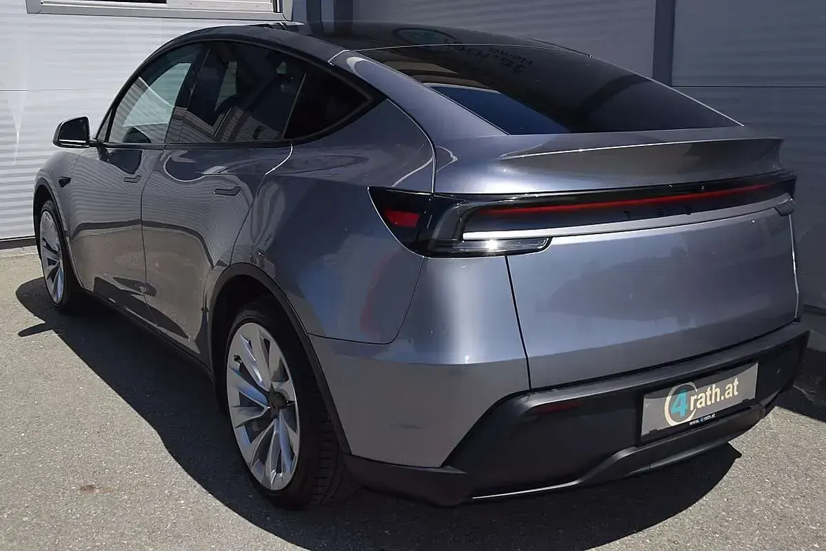Gebraucht Tesla Model Y Long Range AWD 514 PS (2025) in Ilz, AT - € 53. ...