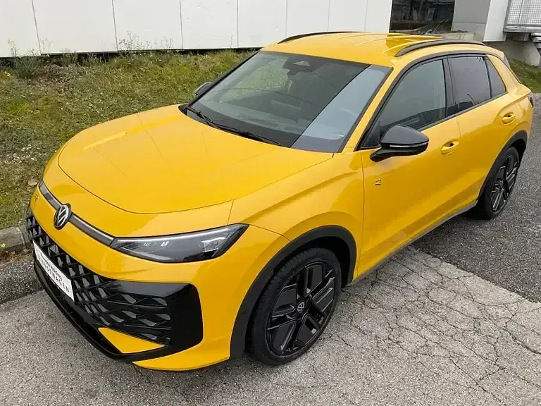 Neu VW T-Roc Cabriolet R-line 150 PS (2025) in Zell am See - € 37.890 ...