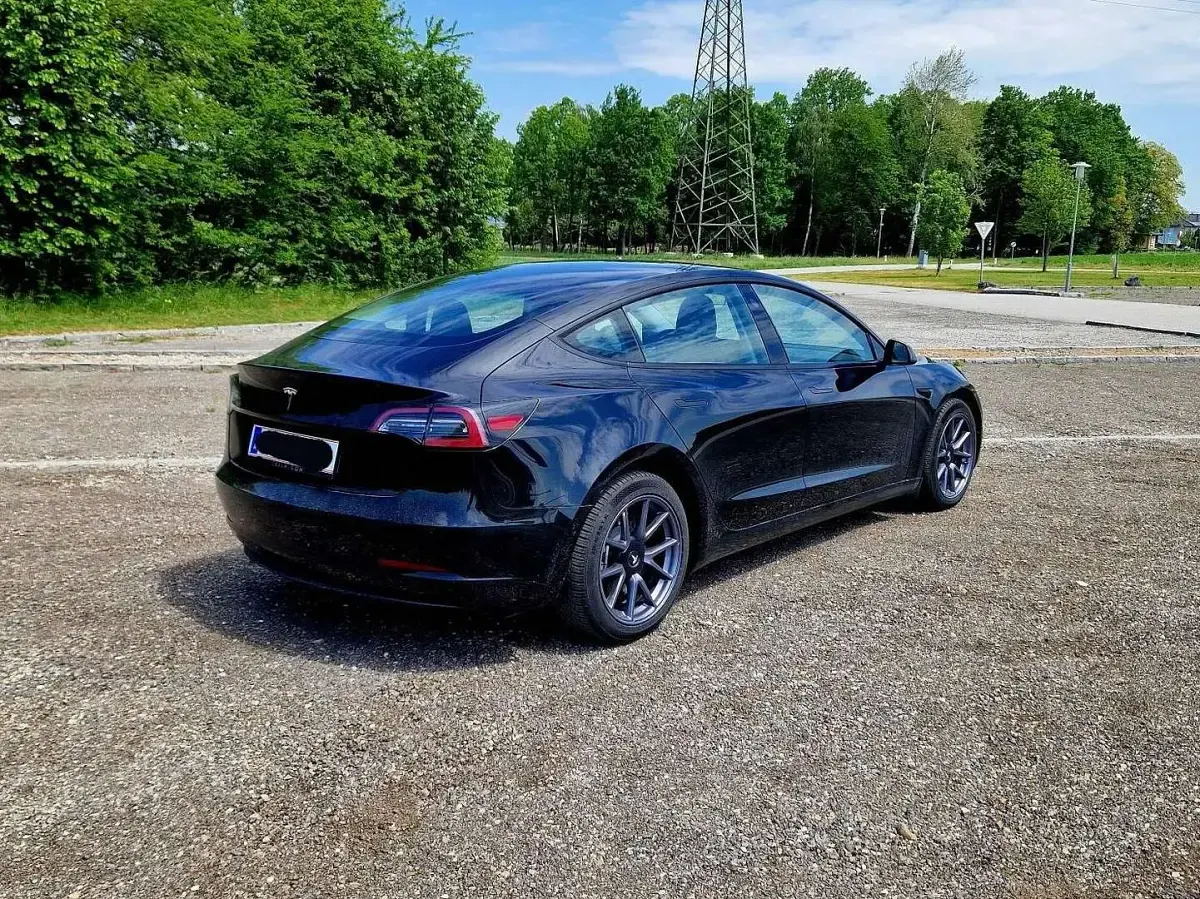 Gebraucht Tesla Model 3 Standard Range 325 PS (2021) in Markersdorf ...