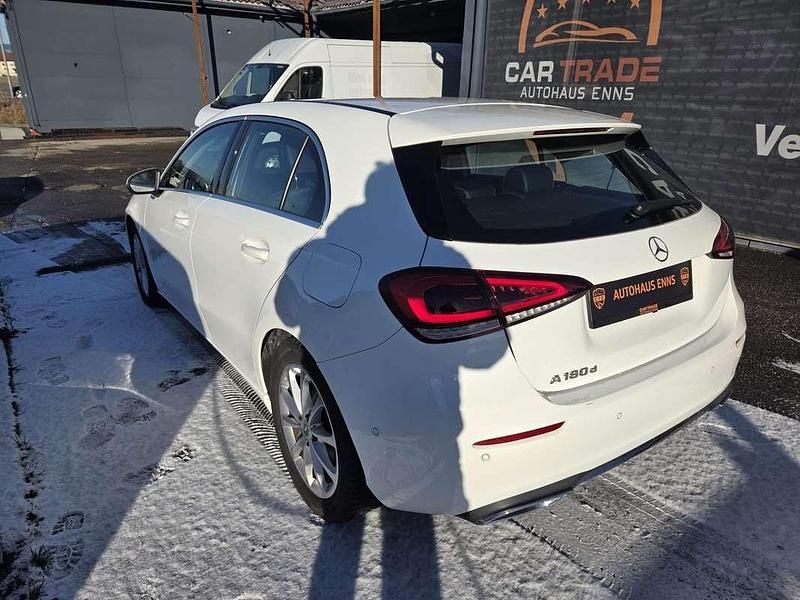 Gebraucht 2019 Mercedes A180 116 PS Limousine – 4470 Enns, AT (Händler ...