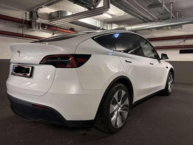Gebraucht 2024 Tesla Model Y RWD 347 PS SUV – 1220 Wien, AT (Privat ...