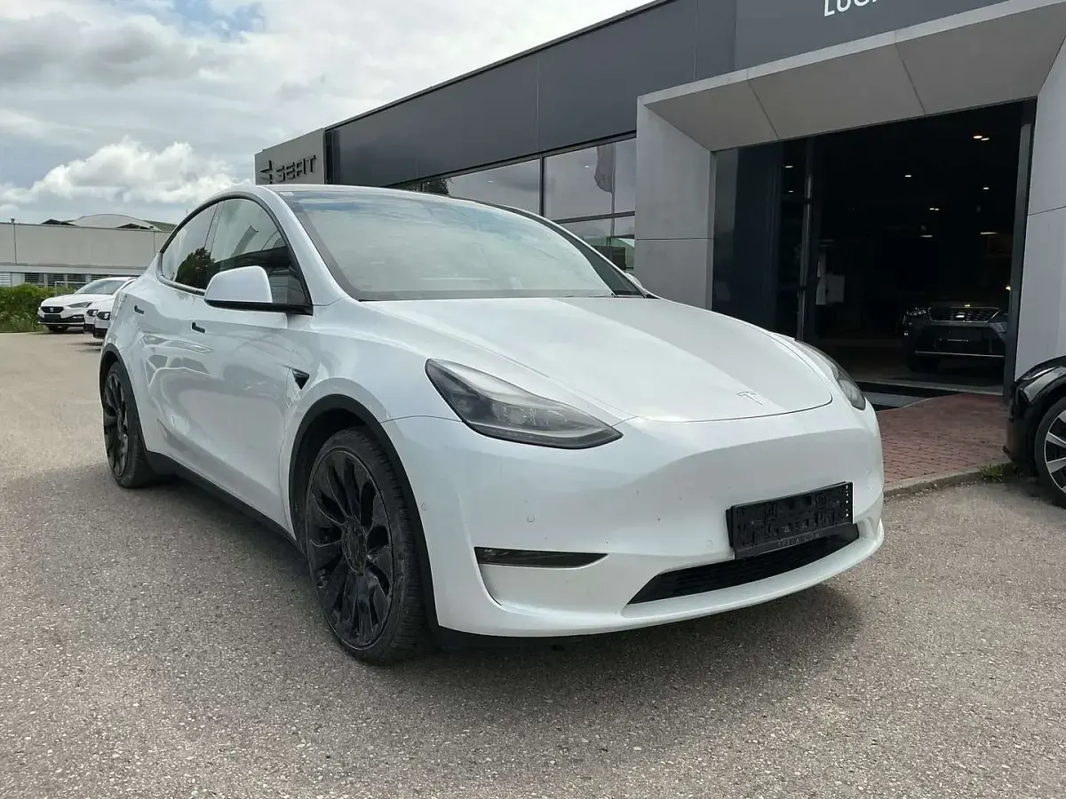 Gebraucht Tesla Model Y Performance 534 PS (2022) in Wels - € 34.475 ...