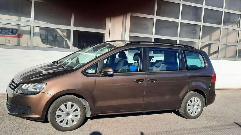 Gebraucht 2014 VW Sharan Comfortline 140 PS Van / Kleinbus – 8700 ...