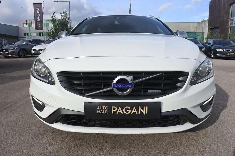 Gebraucht 2013 Volvo V60 R-Design Momentum 163 PS Kombi – 1100 Wien, AT ...