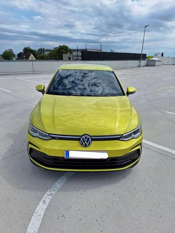 Gebraucht 2022 VW Golf R-line 131 PS Limousine – 2345 Brunn am Gebirge ...