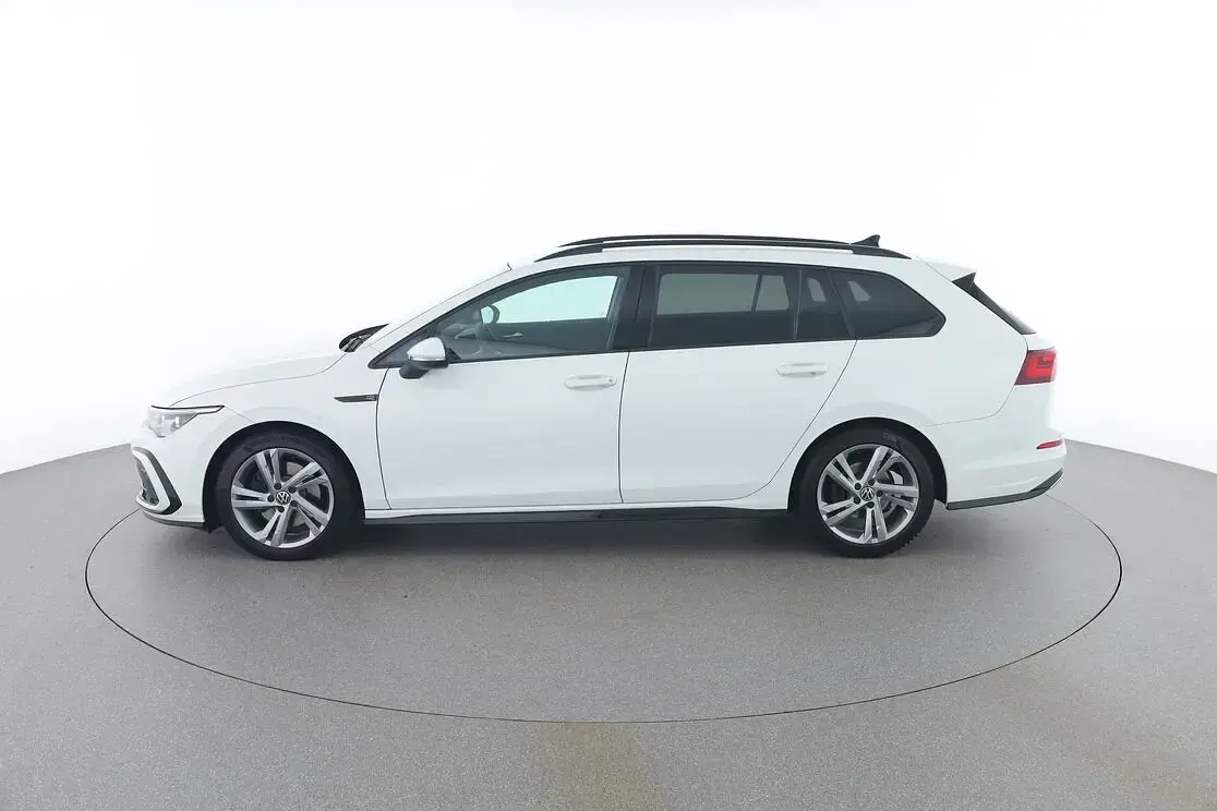 Gebraucht VW Golf VIII R-line 150 PS (2021) in Wien - € 23.590 | AutoUncle
