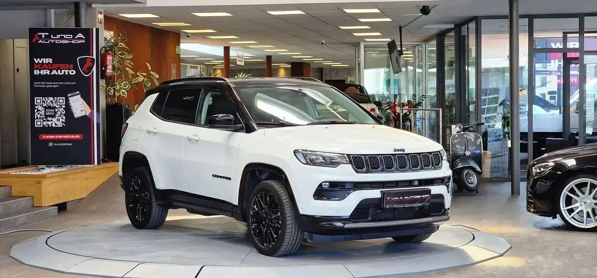Gebraucht Jeep Compass 241 PS (2023) in Dornbirn, AT - € 27.480 | AutoUncle