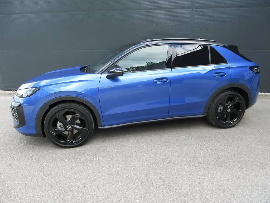 Neu VW T-Roc R-line 150 PS (2026) in Baden - € 41.790 | AutoUncle