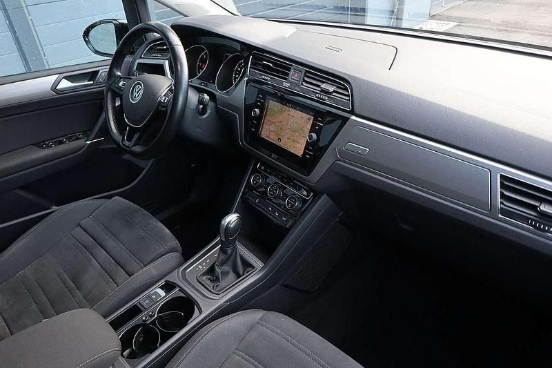 Gebraucht 2021 VW Touran 150 PS Van / Kleinbus – 3542 Gföhl (Händler ...