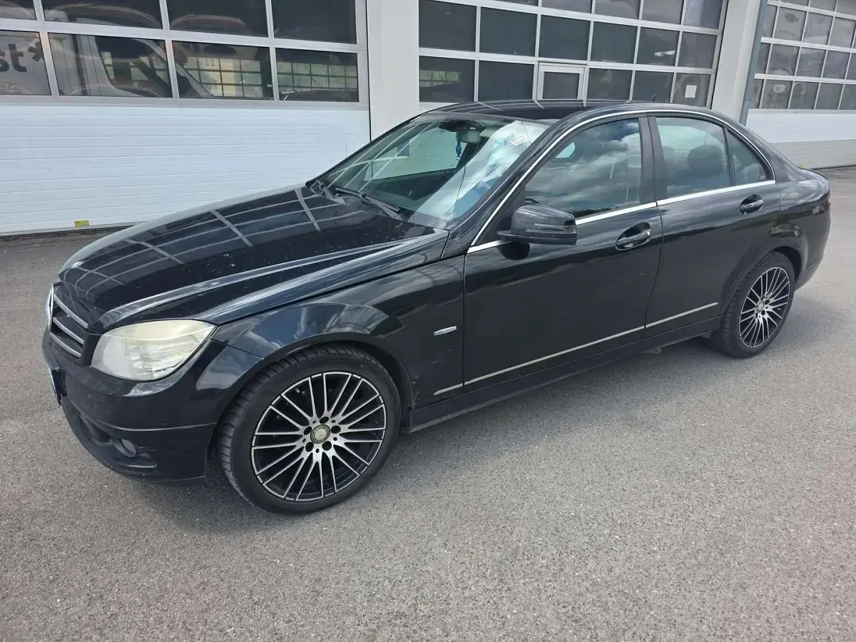 Gebraucht Mercedes C220 Avantgarde 170 PS (2010) in Leoben - € 2.050 ...