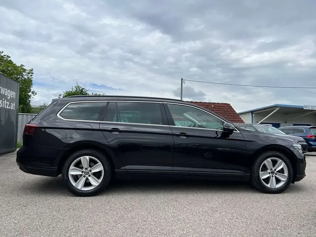 Gebraucht VW Passat Business 200 PS (2023) in Haid - € 25.970 | AutoUncle