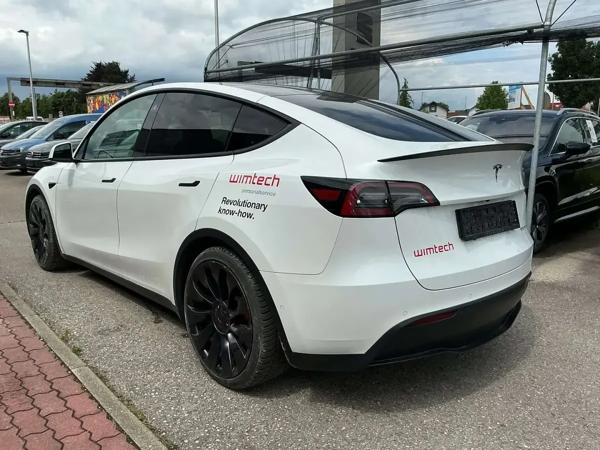 Gebraucht Tesla Model Y Performance 534 PS (2022) in Wels - € 34.475 ...
