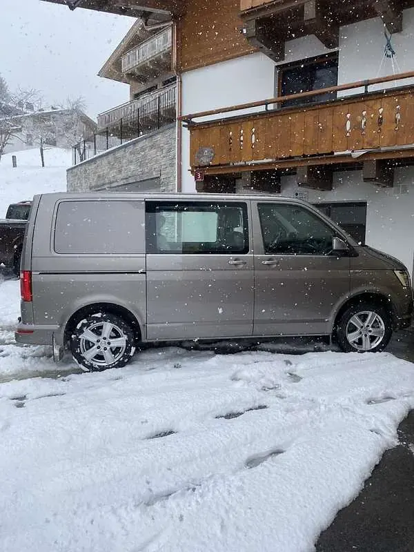 Gebraucht VW Caravelle Comfortline 204 PS (2016) in Maria Alm am ...