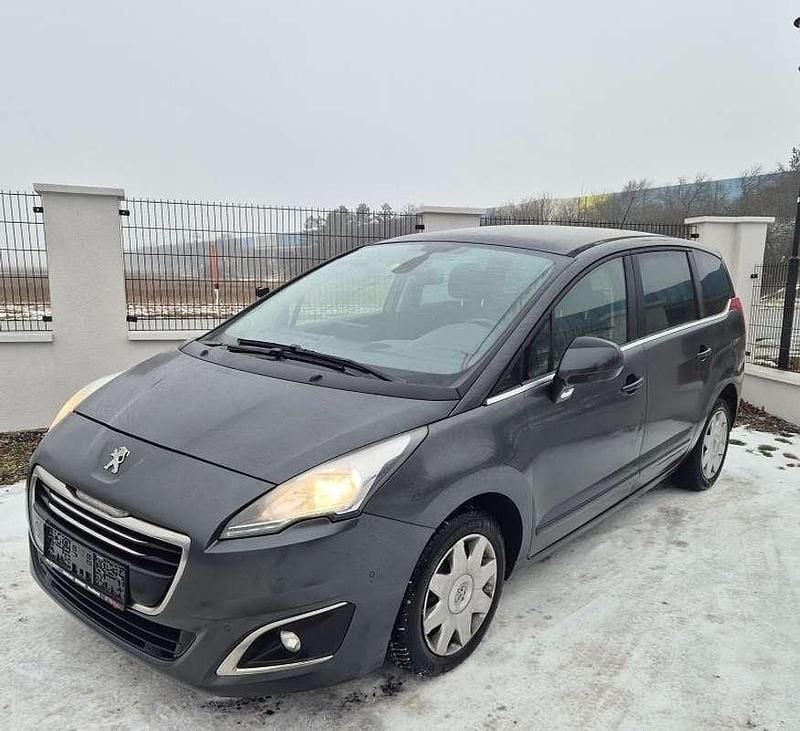 Gebraucht 2017 Peugeot 5008 Business-Line 120 PS Van / Kleinbus – 2721 ...