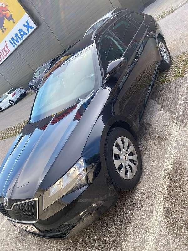 Gebraucht 2018 Skoda Superb Active 125 PS Kombi – 2340 Mödling (Händler ...