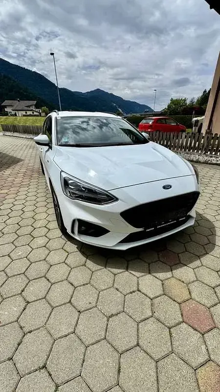 Gebraucht Ford Focus ST-Line 120 PS (2019) in Wörgl - € 15.900 | AutoUncle