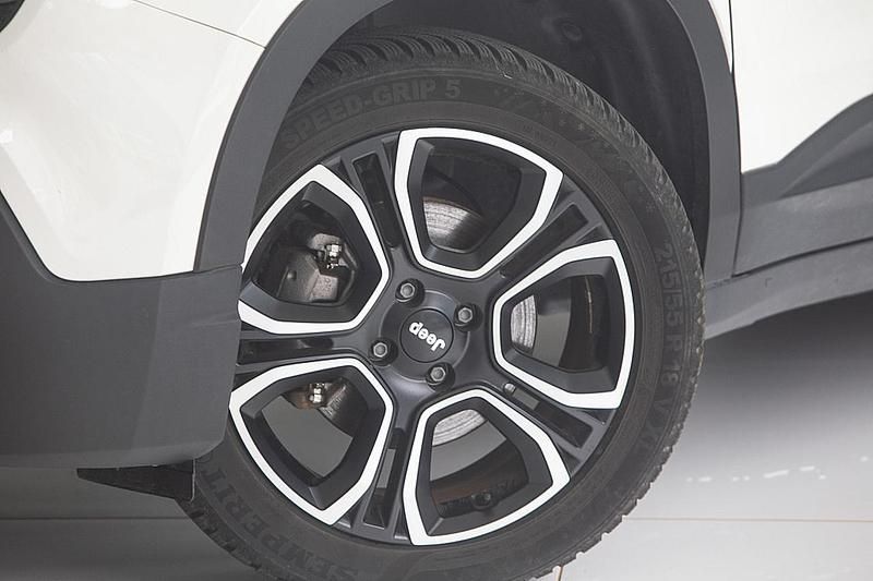 Gebraucht 2023 Jeep Avenger EV Altitude 156 PS SUV – 6176 INNSBRUCK ...