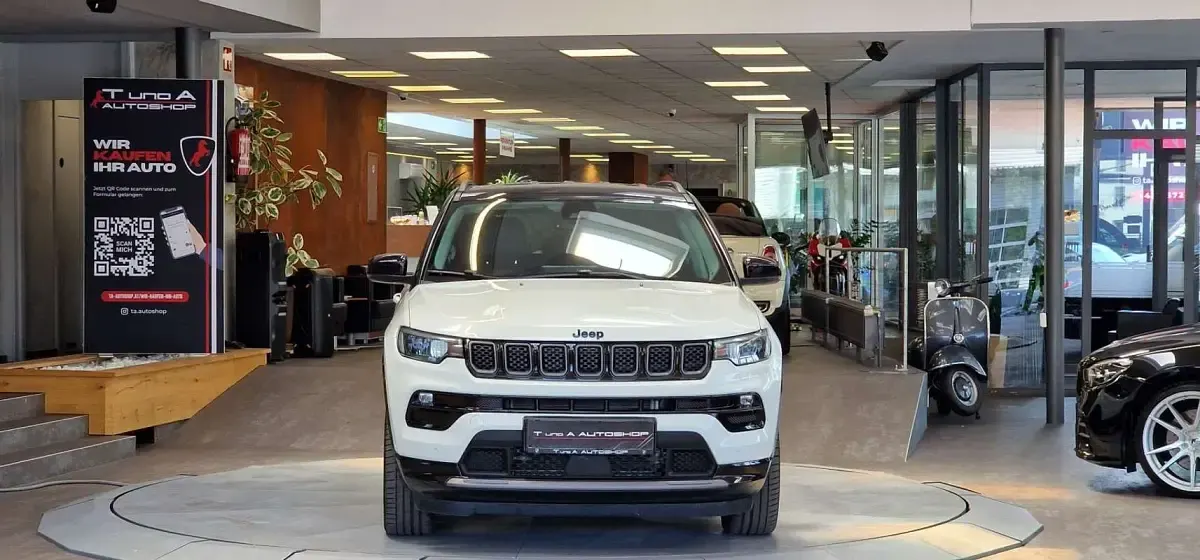 Gebraucht Jeep Compass 241 PS (2023) in Dornbirn, AT - € 27.480 | AutoUncle
