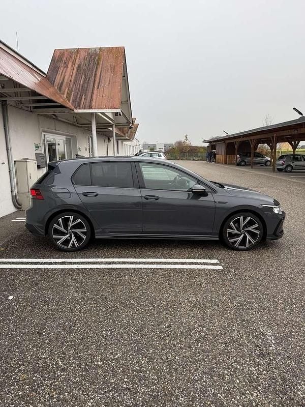 Gebraucht 2022 VW Golf R-line 131 PS Limousine – 4311 Schwertberg ...