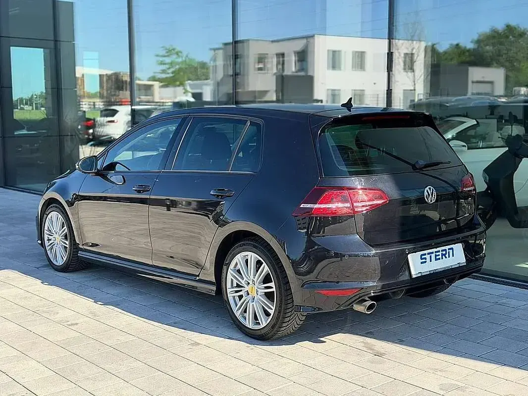 Gebraucht VW Golf VII R-line 110 PS (2015) in Wien, AT - € 11.990 ...