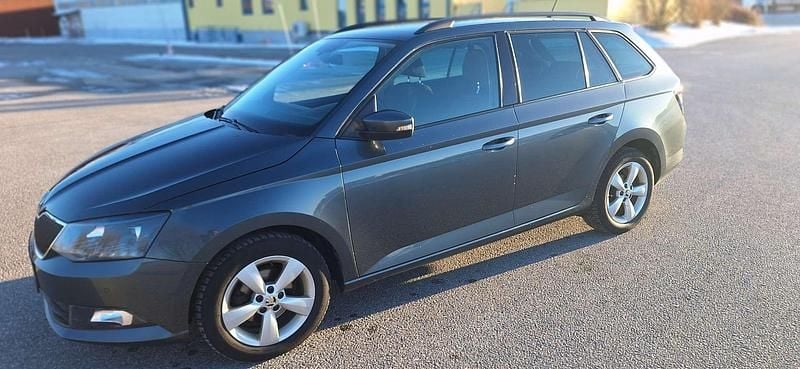 Gebraucht 2015 Skoda Fabia Style 90 PS Kombi – 3533 Friedersbach, AT ...