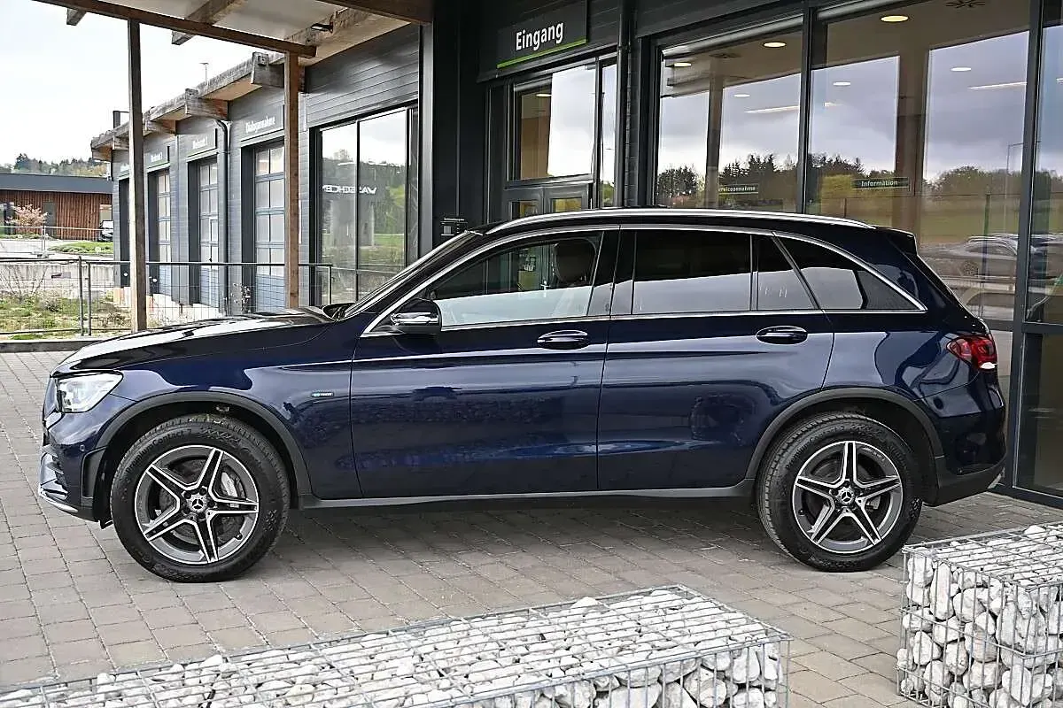 Gebraucht Mercedes GLC300e AMG 211 PS (2020) in Gföhl, AT - € 33.890 ...