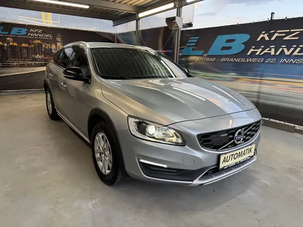 Gebraucht Volvo V60 Kinetic 150 PS (2017) in Tirol - € 15.999 | AutoUncle