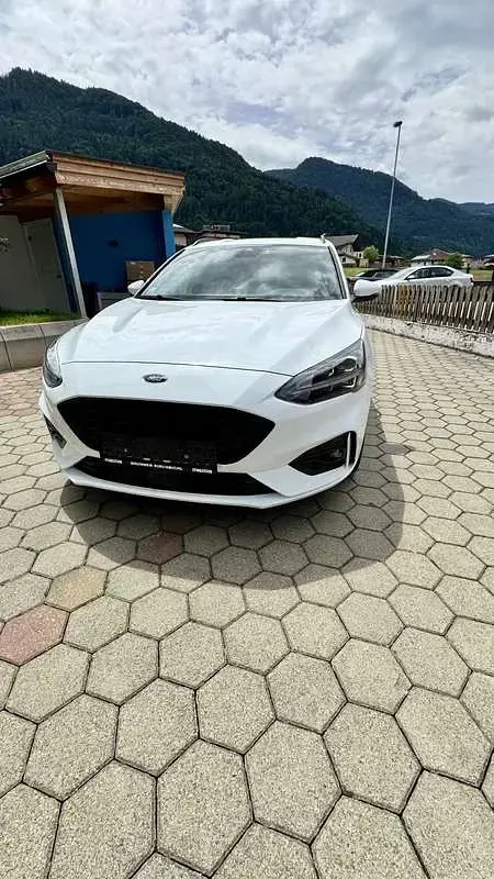 Gebraucht Ford Focus ST-Line 120 PS (2019) in Wörgl - € 15.900 | AutoUncle