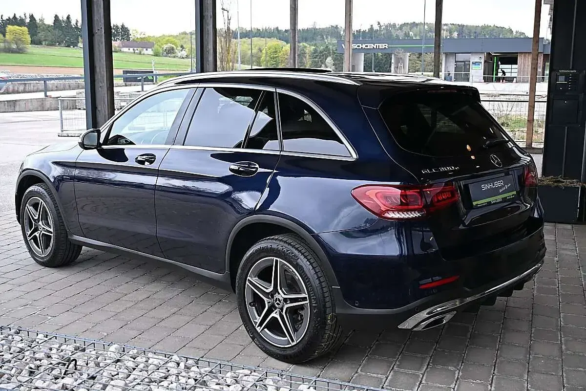 Gebraucht Mercedes GLC300e AMG 211 PS (2020) in Gföhl, AT - € 33.890 ...