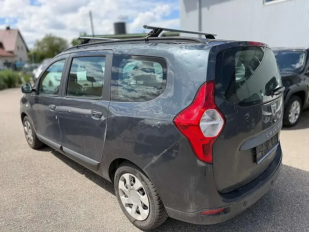 Gebraucht Dacia Lodgy Lauréate 107 PS (2013) in Marchtrenk, AT - € 1. ...
