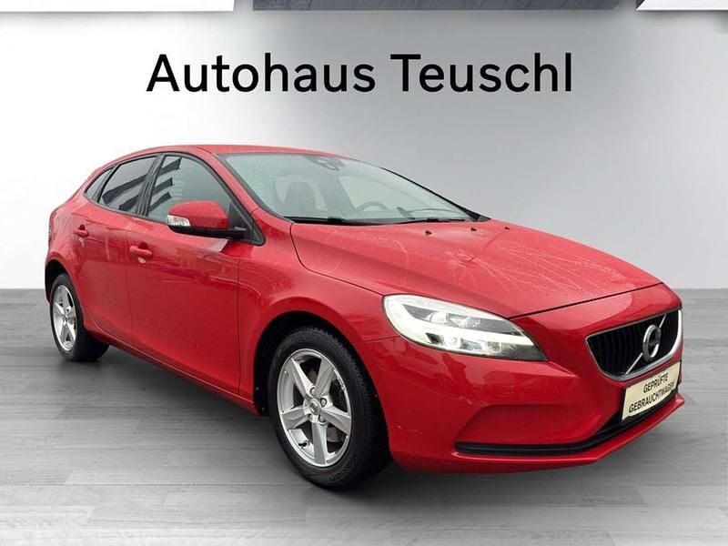 Gebraucht 2016 Volvo V40 Kinetic 122 PS Limousine – 3500 Krems an der ...
