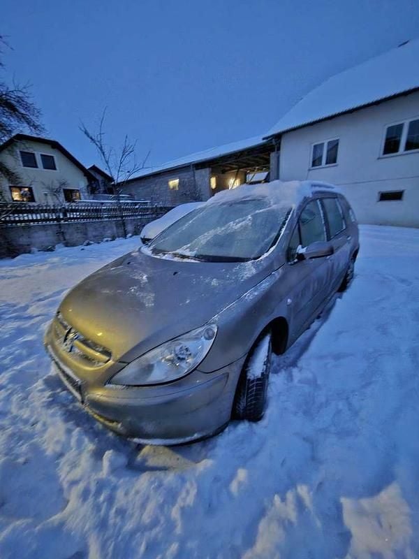 Gebraucht 2002 Peugeot 307 Premium 90 PS Kombi – 3613 Albrechtsberg an ...