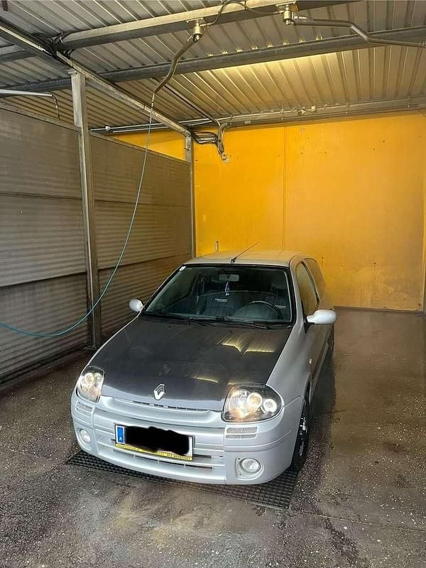 Gebraucht 2000 Renault Clio II 169 PS Limousine – 7132 Frauenkirchen ...