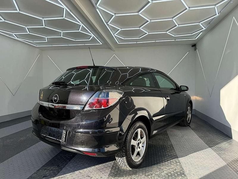 Gebraucht 2005 Opel Astra GTC Sport 105 PS Limousine – 1210 Wien ...