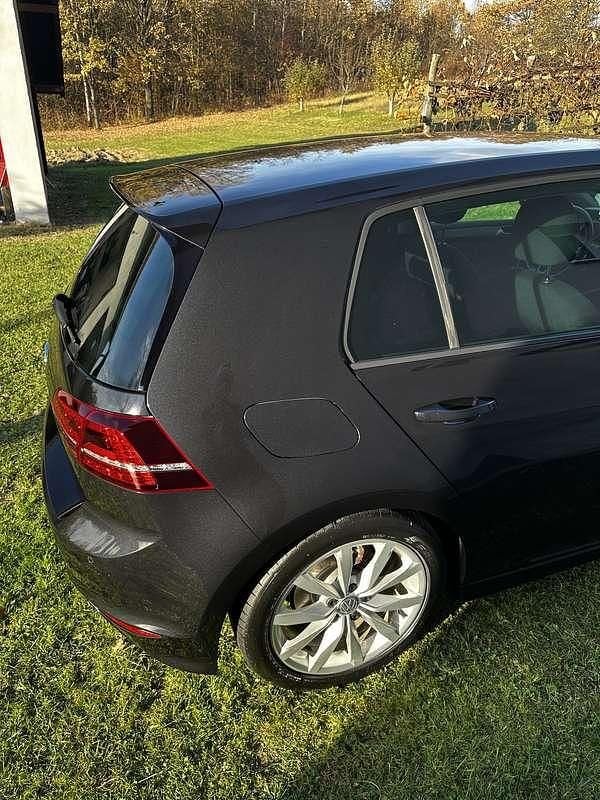 Gebraucht 2015 VW Golf R-line 110 PS Limousine – 2700 Wiener Neustadt ...