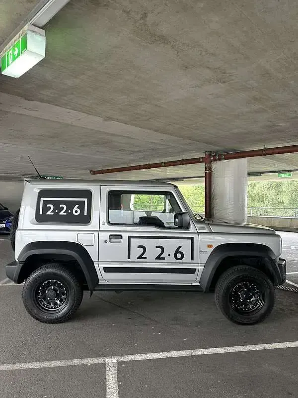 Gebraucht Suzuki Jimny 102 PS (2024) in Innsbruck , AT - € 26.000 ...