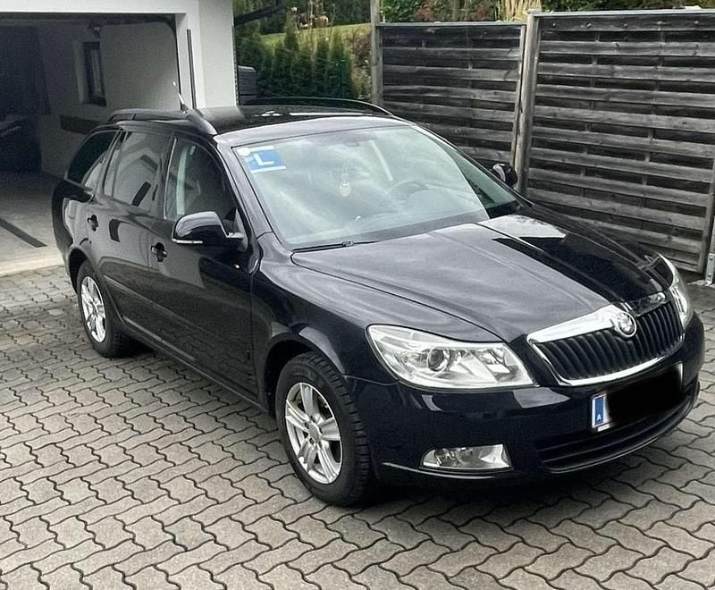 Gebraucht 2012 Skoda Octavia Ambition 105 PS Kombi – 6210 Wiesing, AT ...