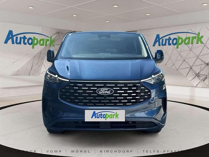Gebraucht 2024 Ford Tourneo Custom Titanium 150 PS Van – 6300 Wörgl, AT ...