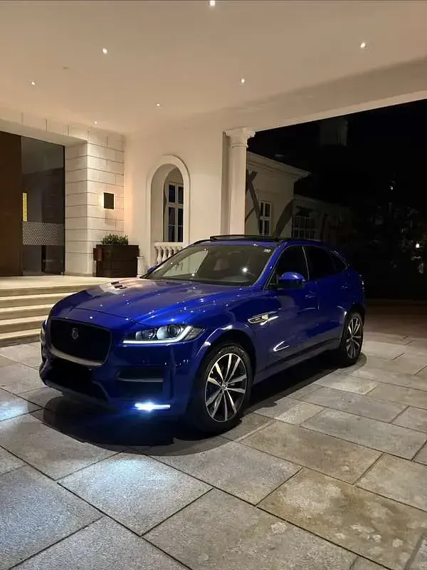 Gebraucht Jaguar F-Pace R-Sport 179 PS (2017) in Wien, AT - € 14.000 ...