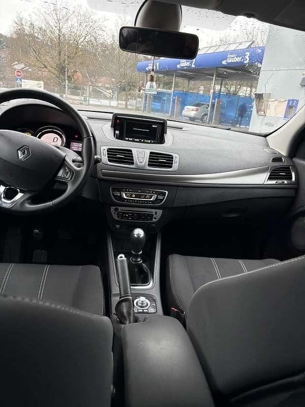 Gebraucht 2014 Renault Mégane GrandTour 95 PS Kombi – 3100 St. Pölten ...