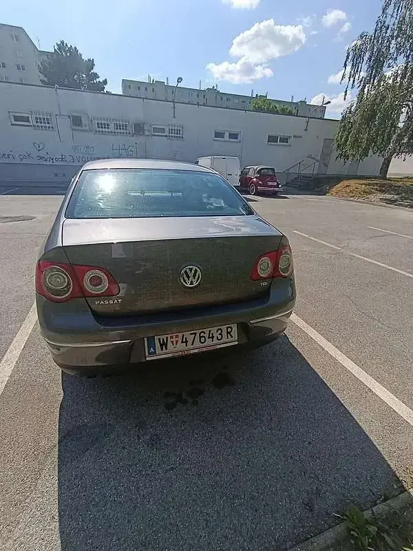 Gebraucht VW Passat Individual 105 PS (2007) in Wien - € 2.200 | AutoUncle