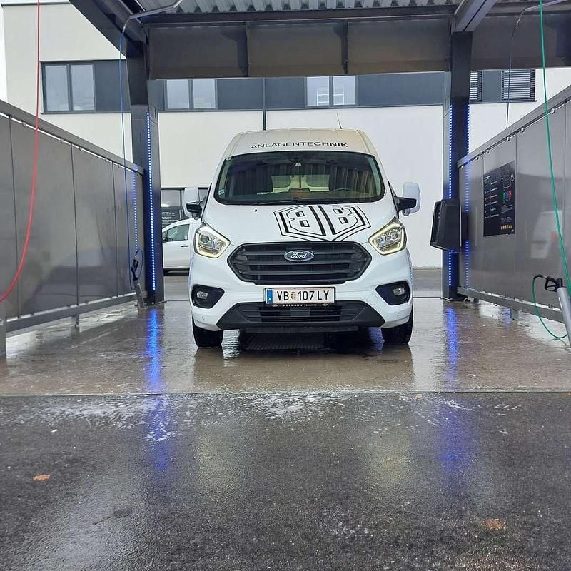 Gebraucht 2018 Ford Transit Custom Ambiente 131 PS Van / Kleinbus ...