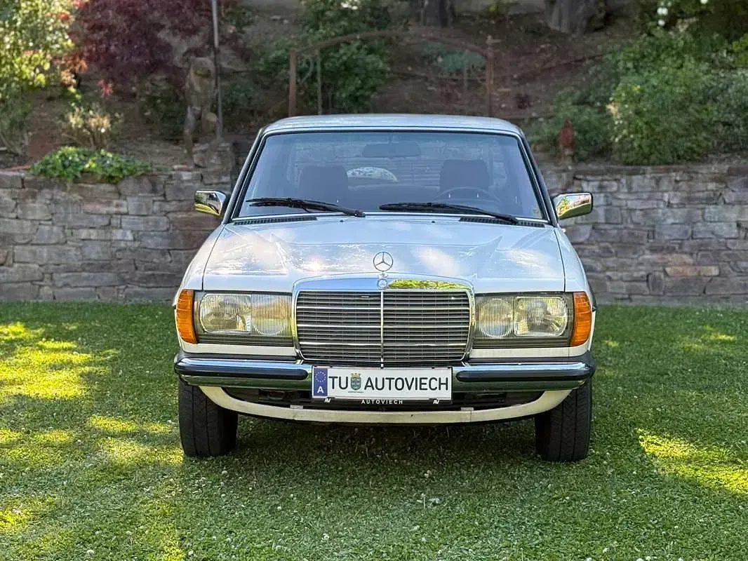 Gebraucht Mercedes 200 60 PS (1983) in Pixendorf, AT - € 24.123 | AutoUncle