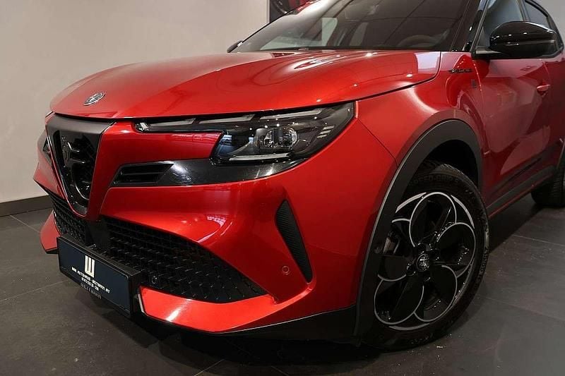 Gebraucht 2024 Alfa Romeo Junior Edizione Speciale 156 PS SUV – 3363 ...