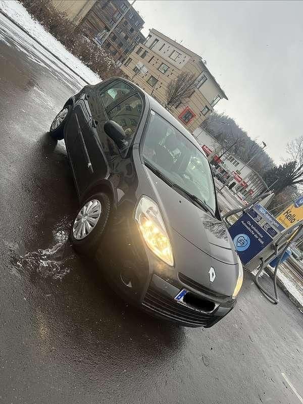 Gebraucht 2011 Renault Clio II 75 PS Limousine – 8700 Leoben (Händler ...