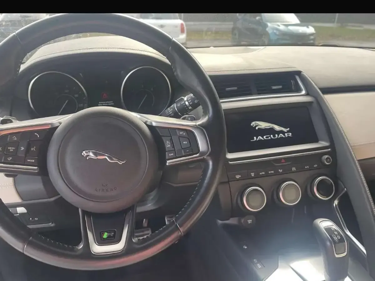 Gebraucht Jaguar E-Pace R-Dynamic 150 PS (2018) in Lustenau - € 25.000 ...