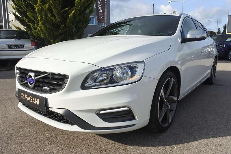 Gebraucht 2013 Volvo V60 R-Design Momentum 163 PS Kombi – 1100 Wien, AT ...