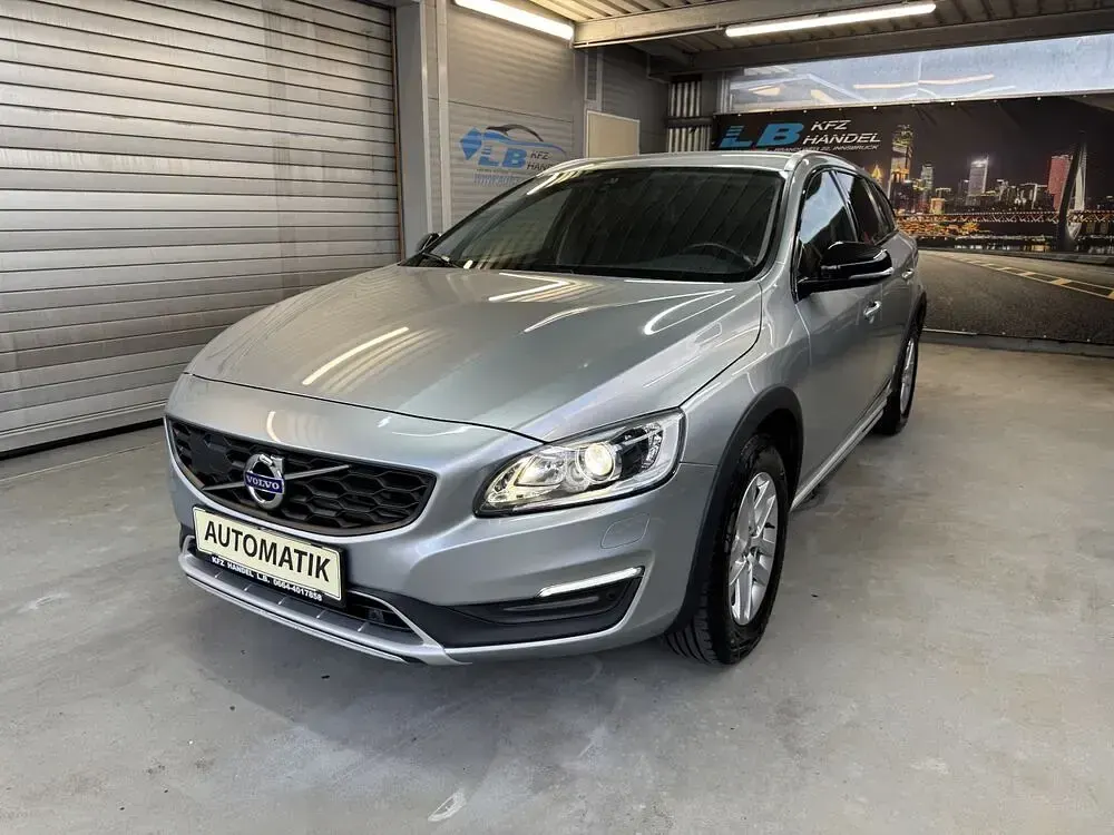 Gebraucht Volvo V60 Kinetic 150 PS (2017) in Tirol - € 15.999 | AutoUncle