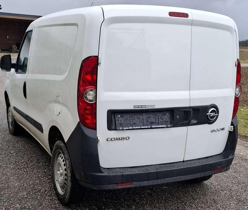 Gebraucht 2012 Opel Combo 90 PS Van – 9500 Villach (Händler) – € 3.990 ...